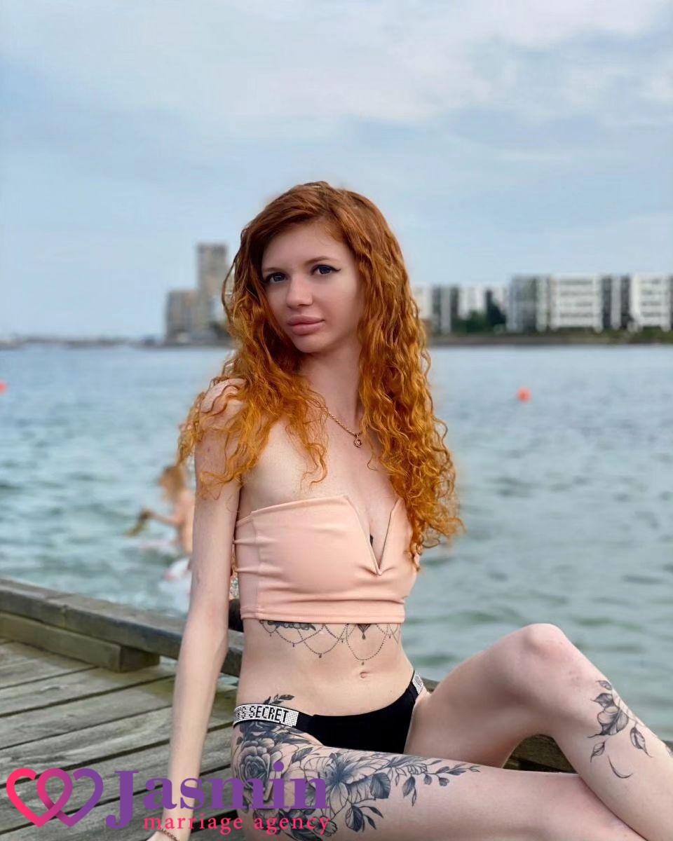 Olya 26 Y O From Kharkiv Green Eyes Red Hair Single Looking For